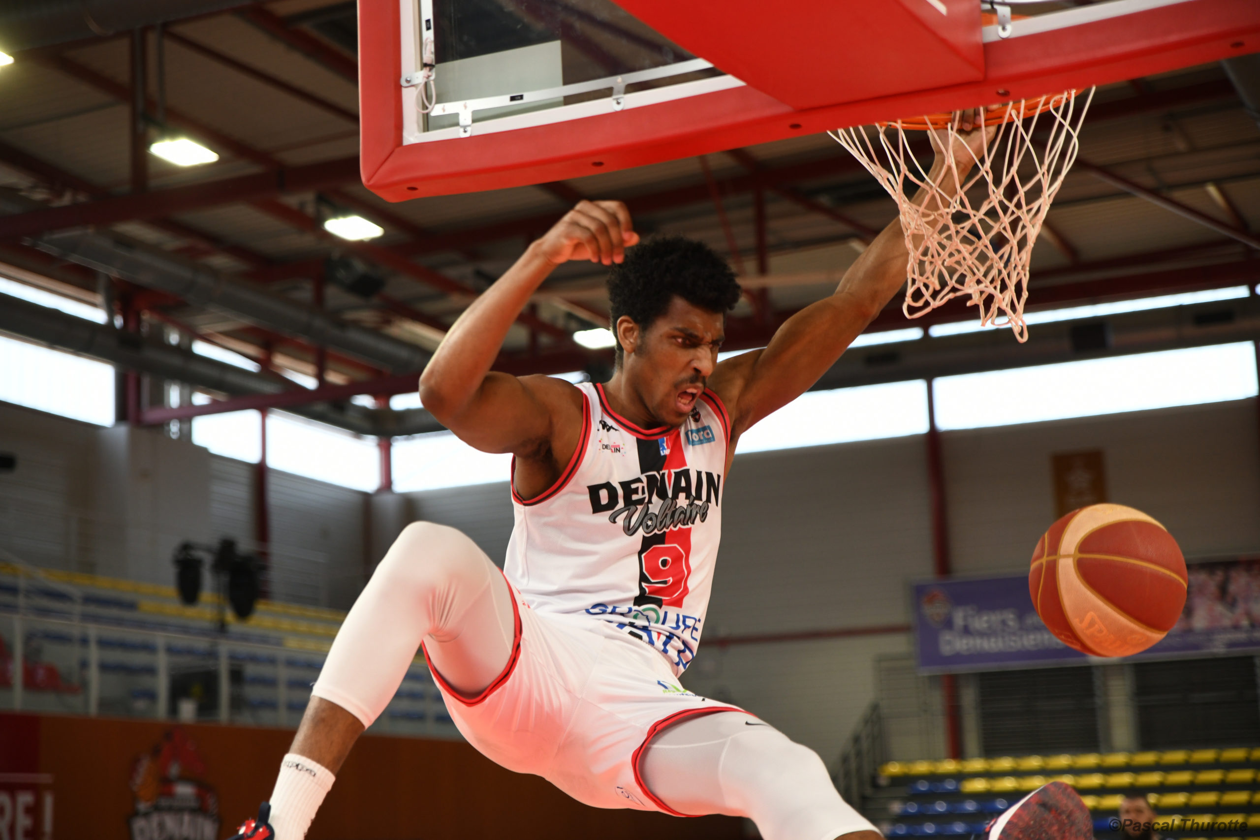 ISMAEL CADIAU REJOINT LE SOPCC ET DOUNIA ISSA - SOPCC Basket